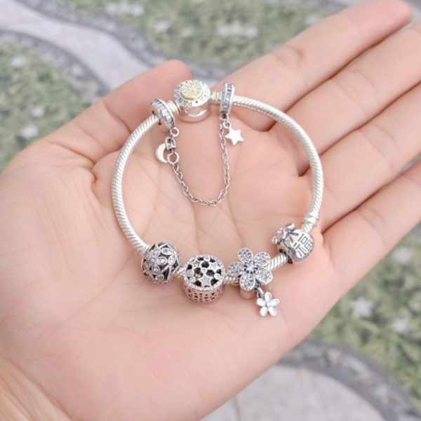 Vòng lắc tay charm có ý nghĩa gì? Có những loại vòng charm nào?